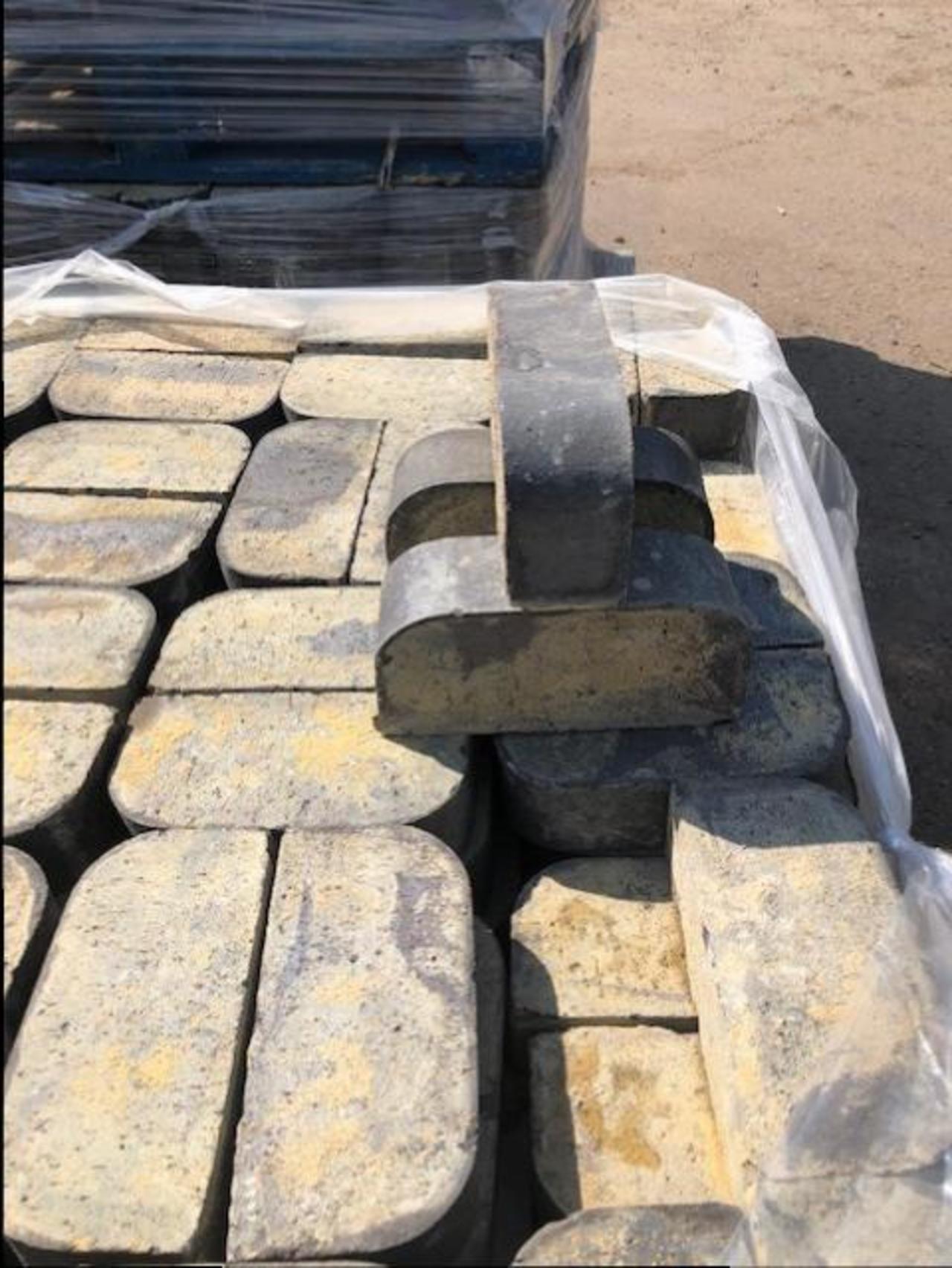 RECLAIMED STAFFORDSHIRE BLUE BULL NOSED COPING BRICKS