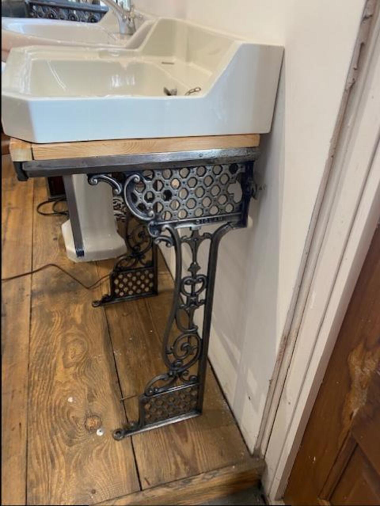 Victorian Sink Stand