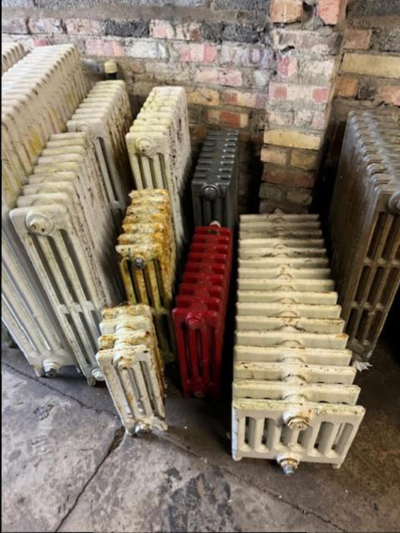 A large stock of original, cast iron period radiators available ...